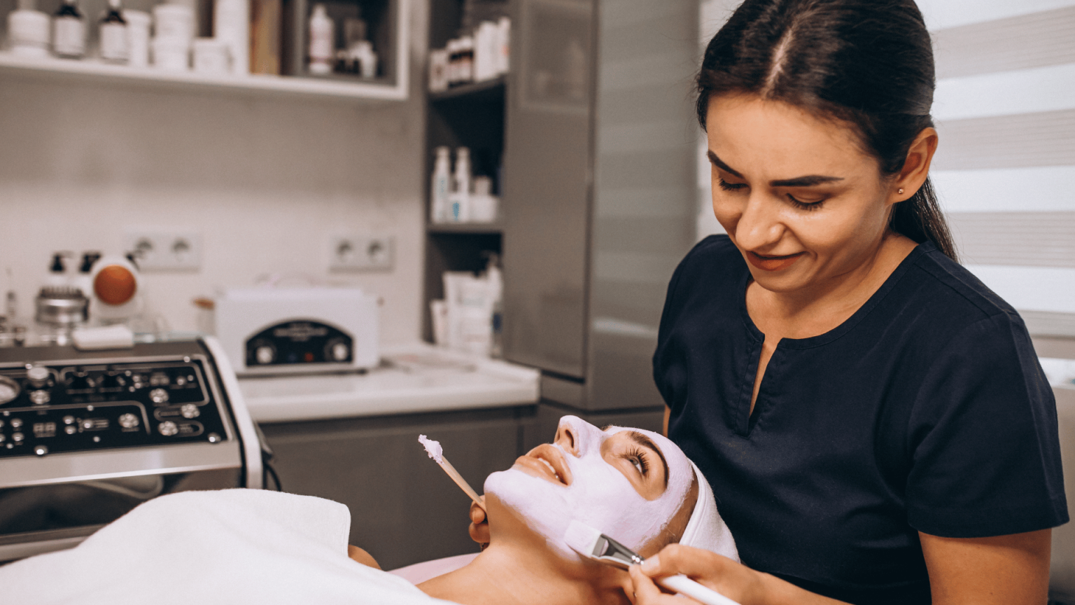 Naturals Beauty Academy: Hair, Skin, Makeup & Nail Courses